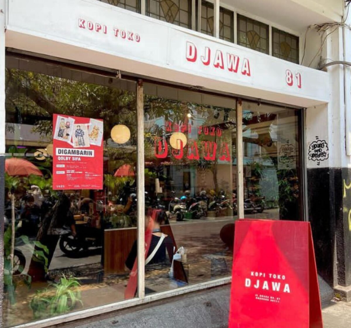 Menyesap Nostalgia di Kopi Toko Djawa, Kafe Ikonik di Tengah Riuhnya Braga