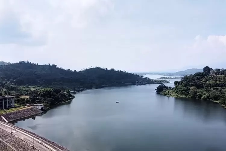 Bocah 12 Tahun Hilang di Waduk Saguling Usai Perahu Wisata Tersengat ...